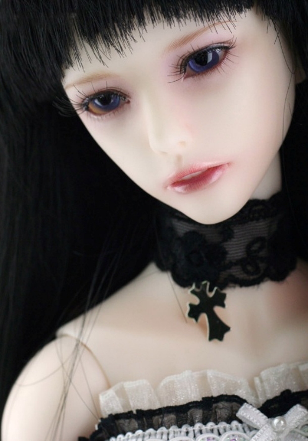 ArtOmega: Unik, Koleksi Boneka Fashion