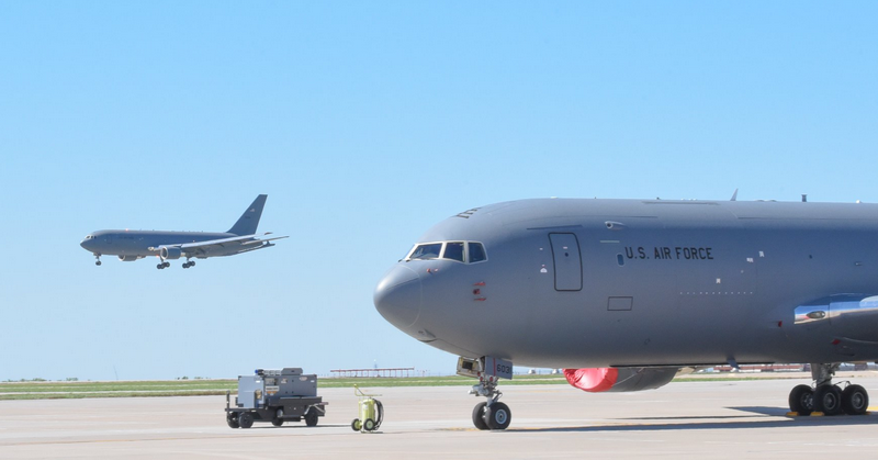 desarrollo defensa y tecnologia belica: Boeing entrega el octavo avión ...
