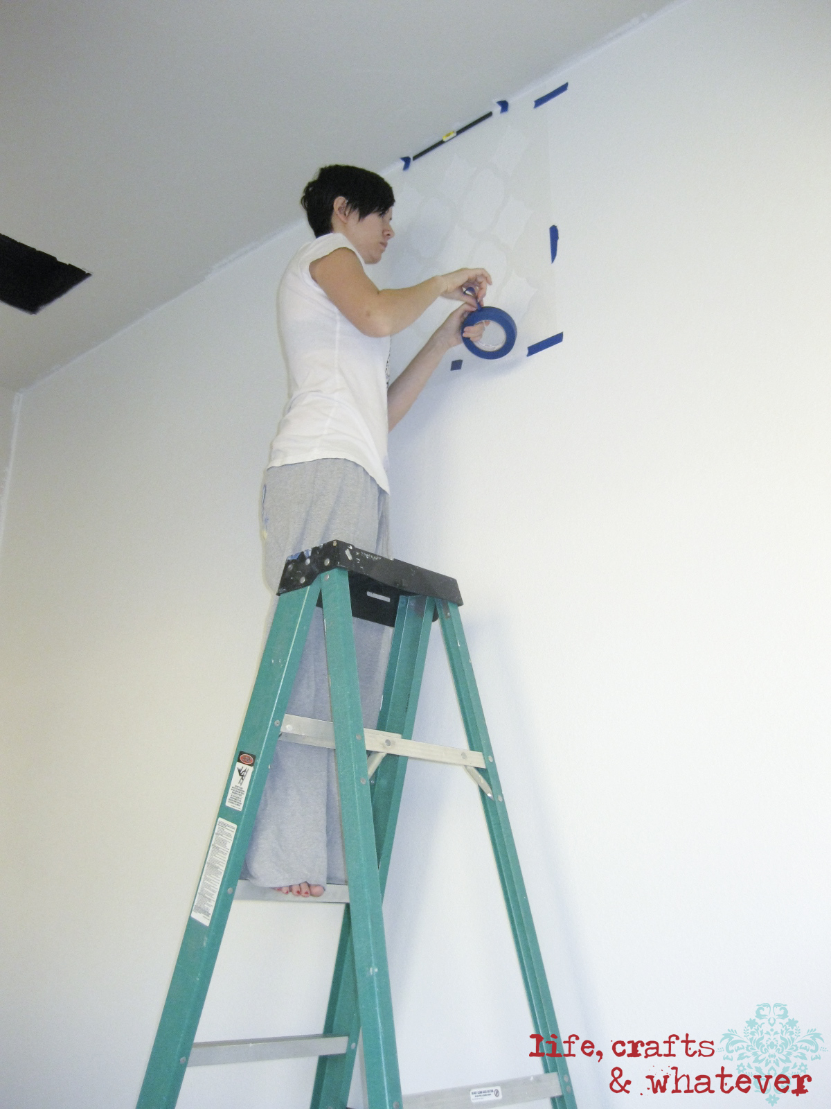 Life Crafts & Whatever: What's up, gorgeous stenciled wall? How you doing?