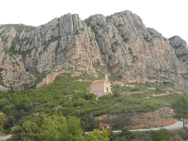 Caminos Inexorables: Collbató- Monasterio por la Cova del Salnitre