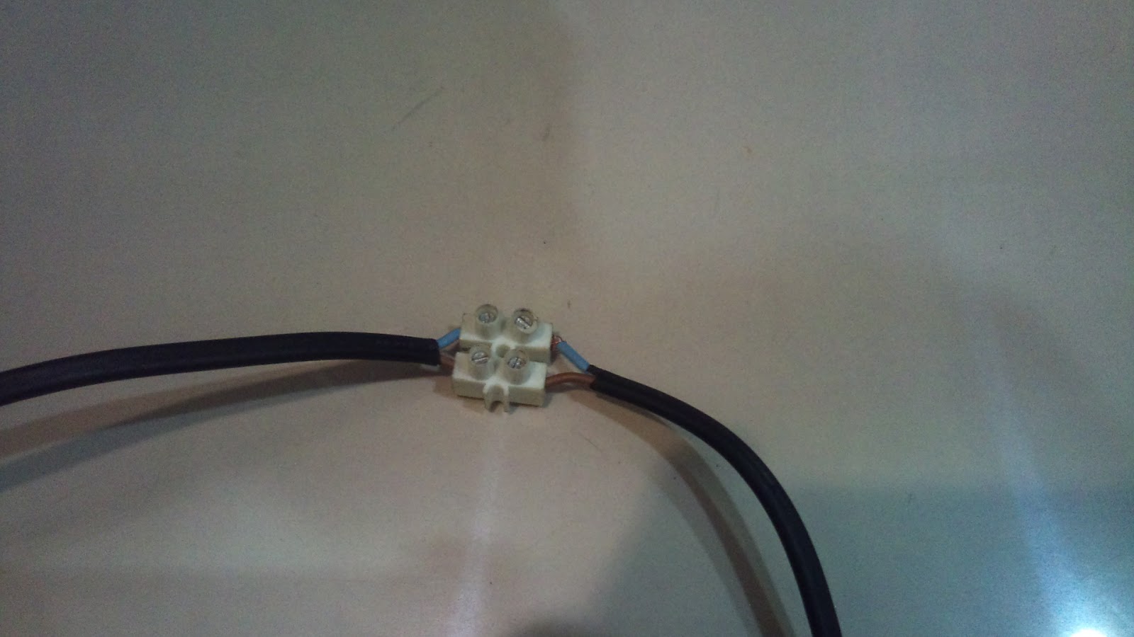 The World Through Electricity: Fix wounded or Cutted Wire