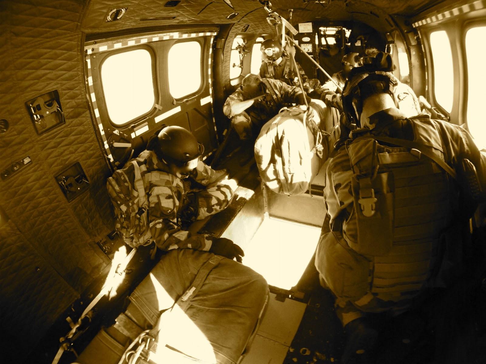 Military Parachuting: Patrol Insert./Extract.