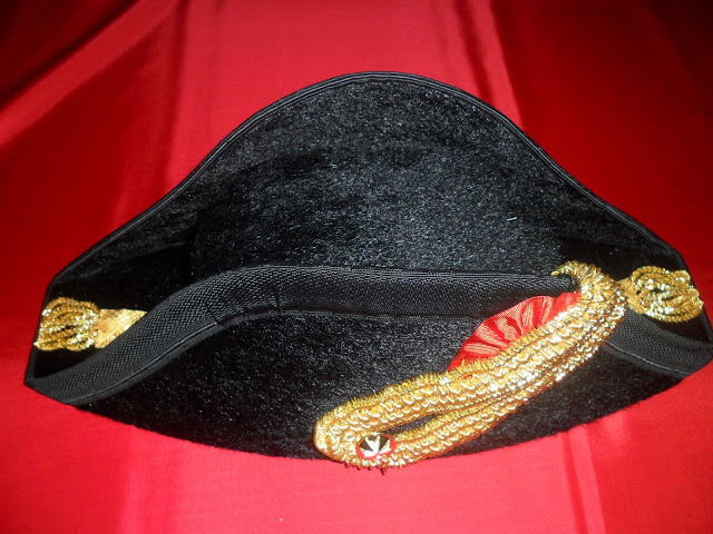 MANUFACTURAS MOYA: BICORNIOS DE PIEL