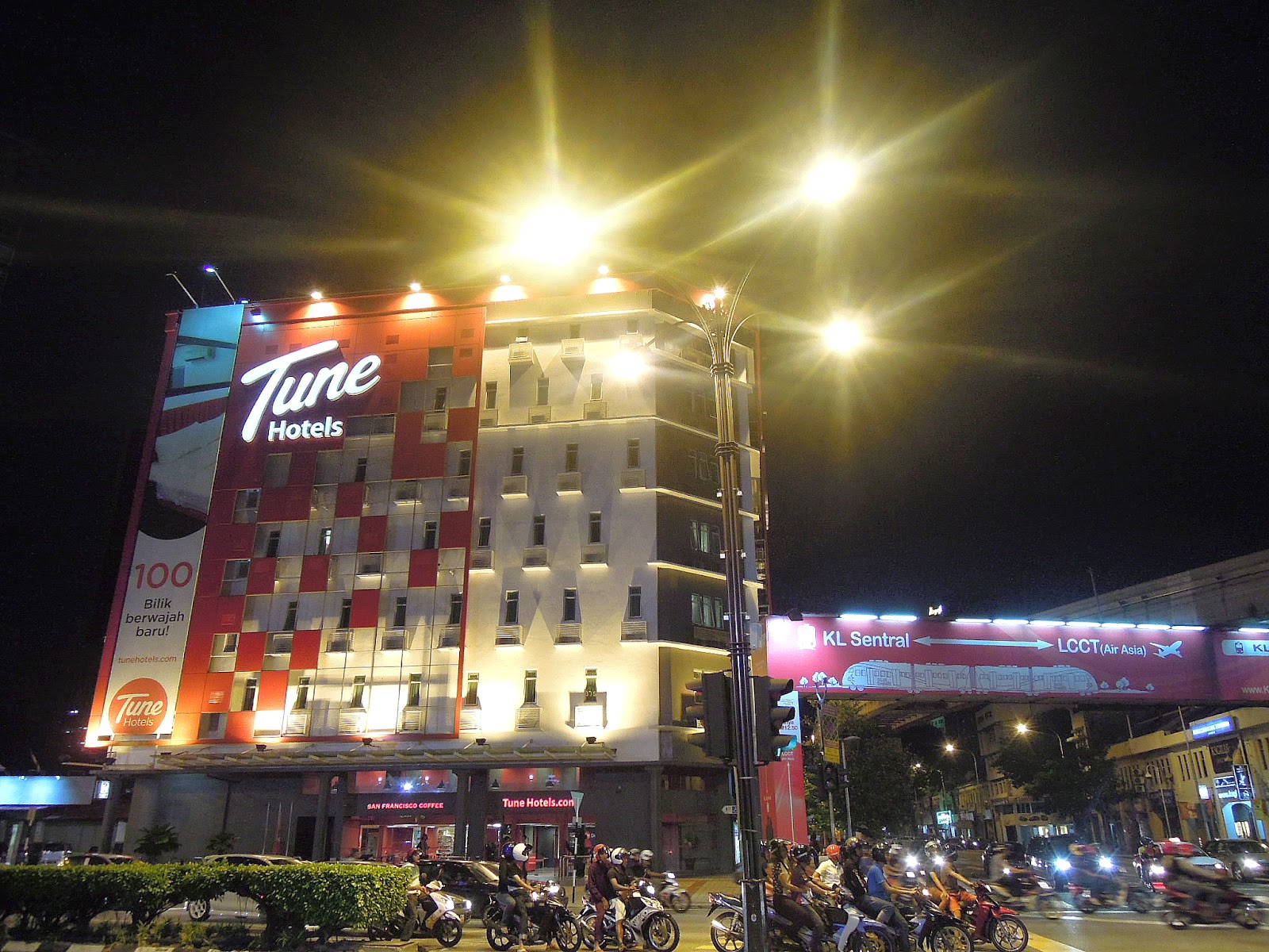 Malaysia Hotel: Tune Hotels, Downtown Kuala Lumpur - Budget Biyahera