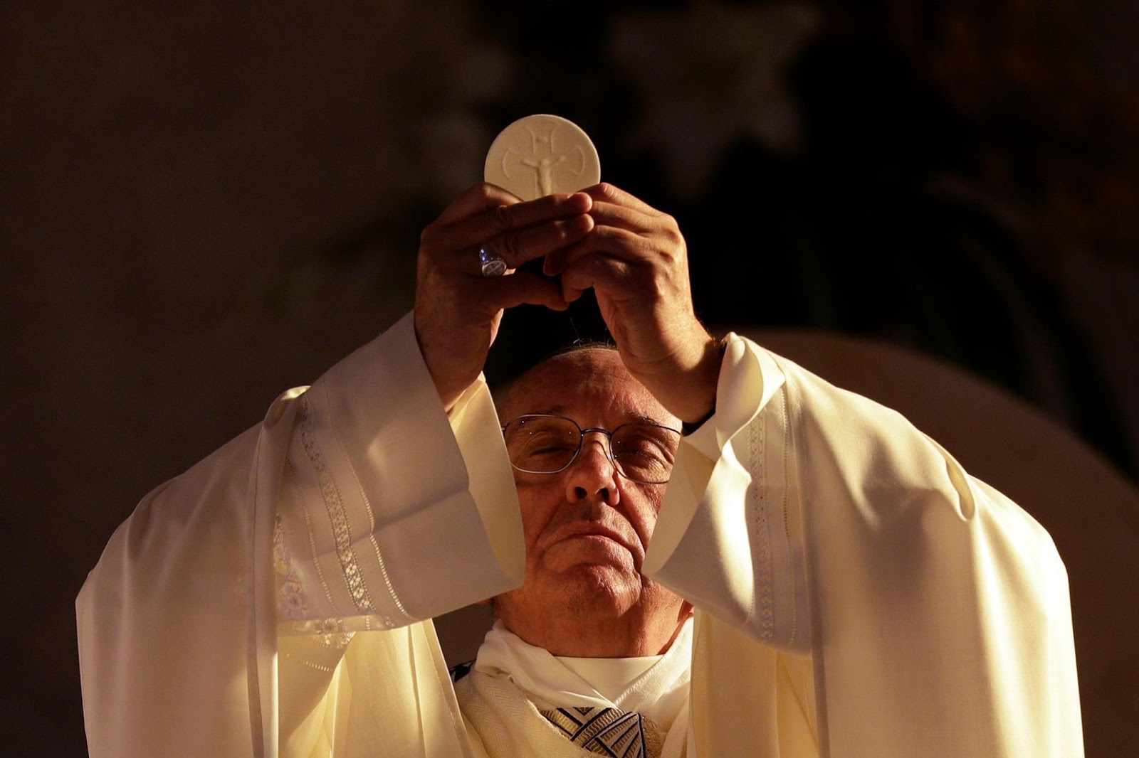 Pope Francis "The mystery of Jesus, as we see in the Host at every Mass ...