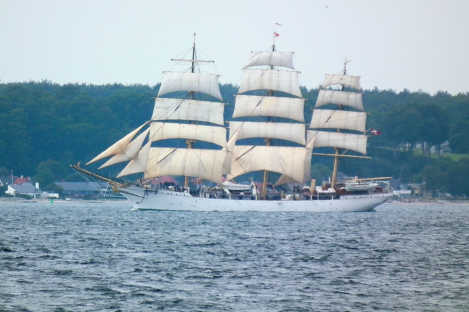 The Things I Enjoy: The full-rigged training ship Danmark in Øresund