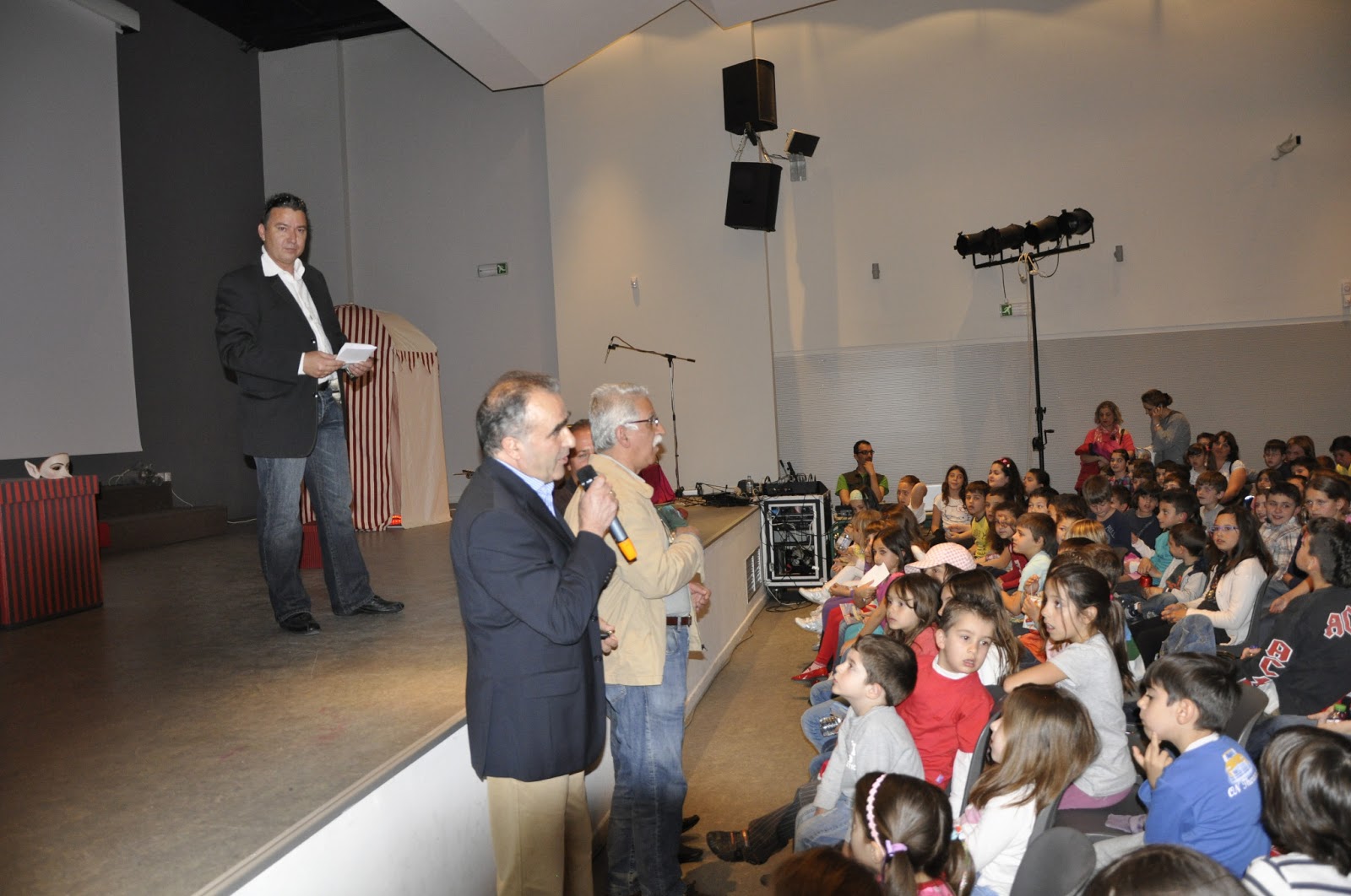 ΣΥΛΛΟΓΟΣ ΓΟΝΕΩΝ 1ου ΔΗΜΟΤΙΚΟΥ ΣΧΟΛΕΙΟΥ ΜΕΤΑΜΟΡΦΩΣΗΣ ΑΤΤΙΚΗΣ: Θεατρική ...