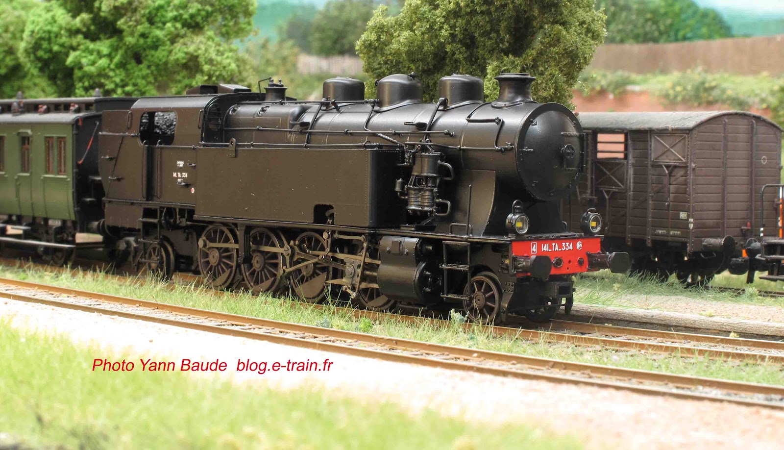 Loco-Revue: La 141 TA Modelbex est arrivée