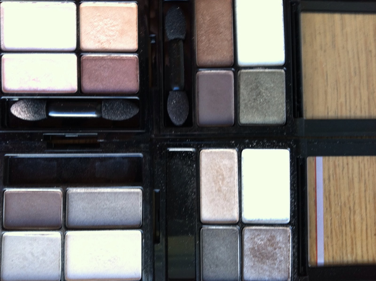 Beautysnitch22: Revlon Colorstay Eyeshadow Quads :)