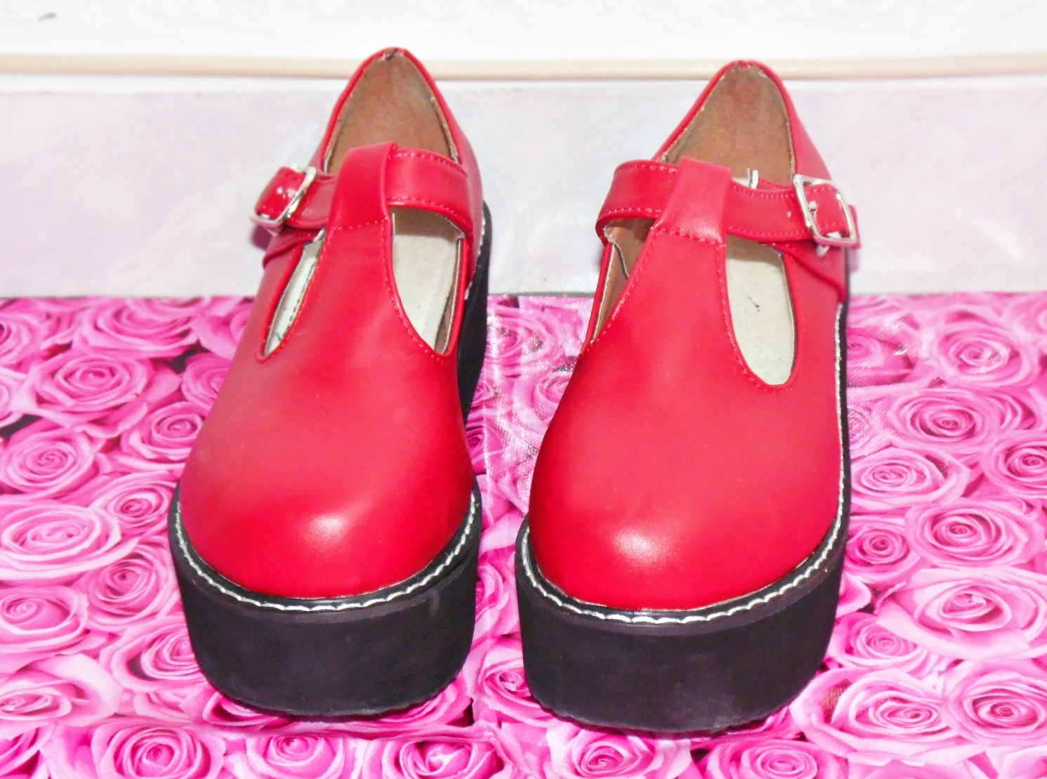 REVIEW | RED PLATFORM SHOES