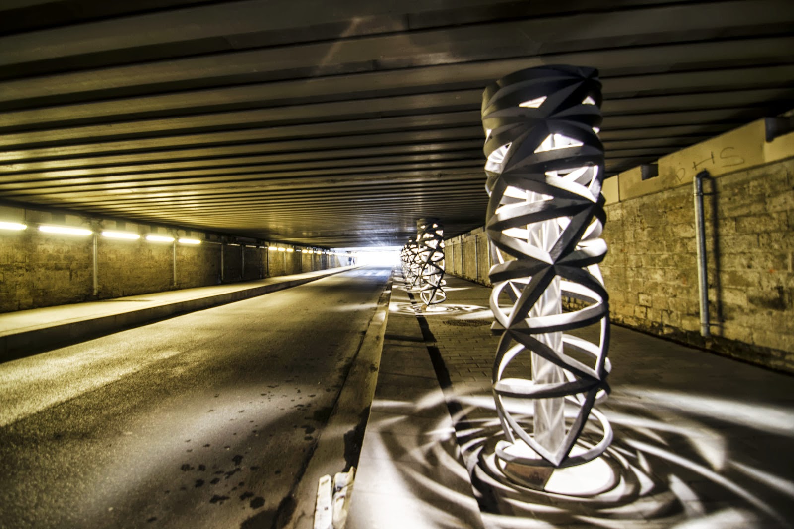 ParisDailyPhoto: Cool tunnel!