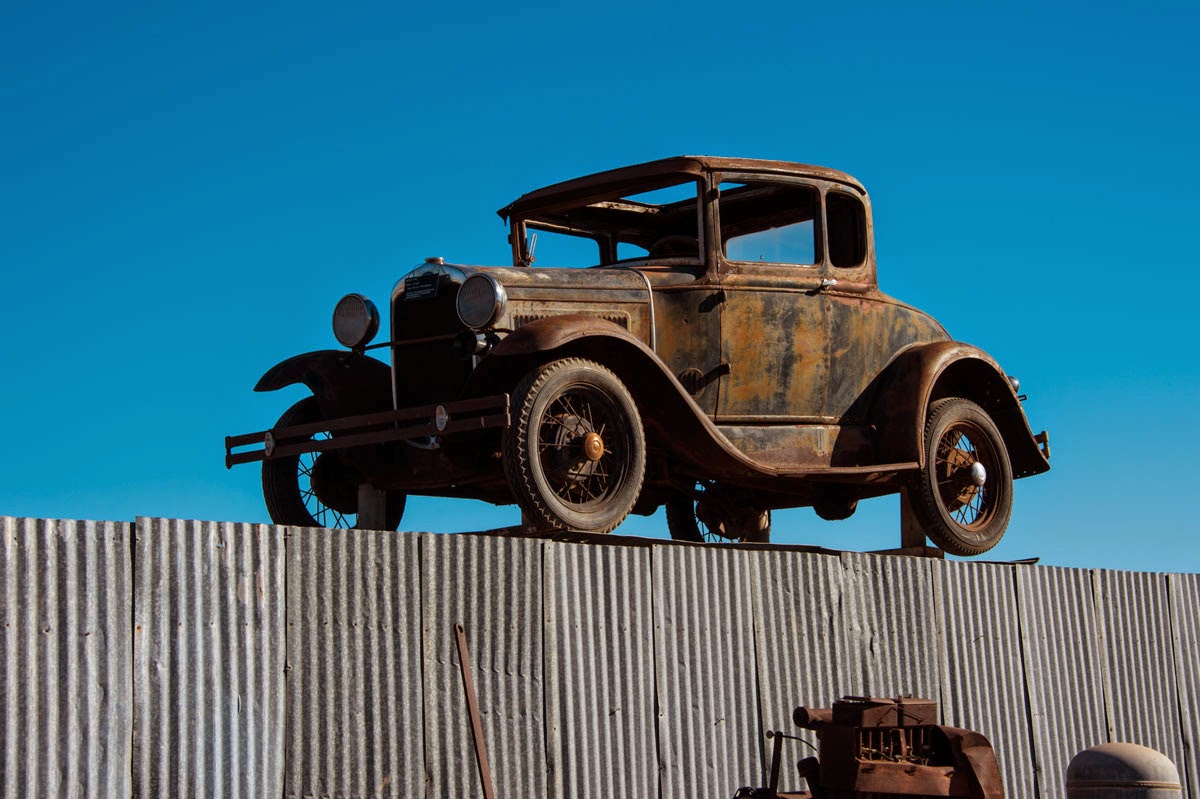 Kissack Adventures: World's First Motorhome!!