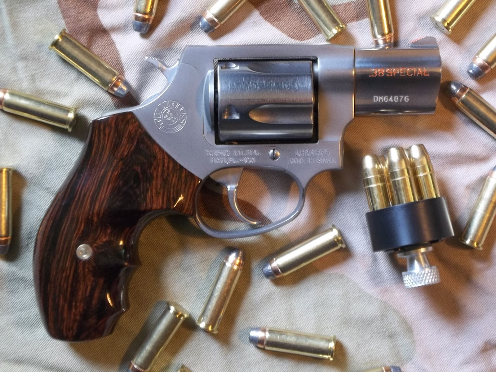 Blog Centro Tático Cobras: Snub Nose - O revólver compacto de cara nova