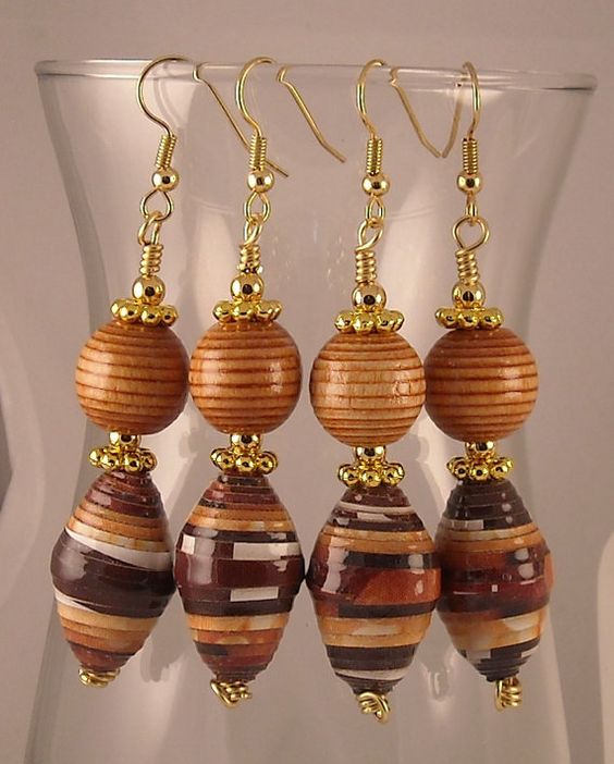 Cantiknya perhiasan dari manik-manik kertas koran dan majalah bekas ...