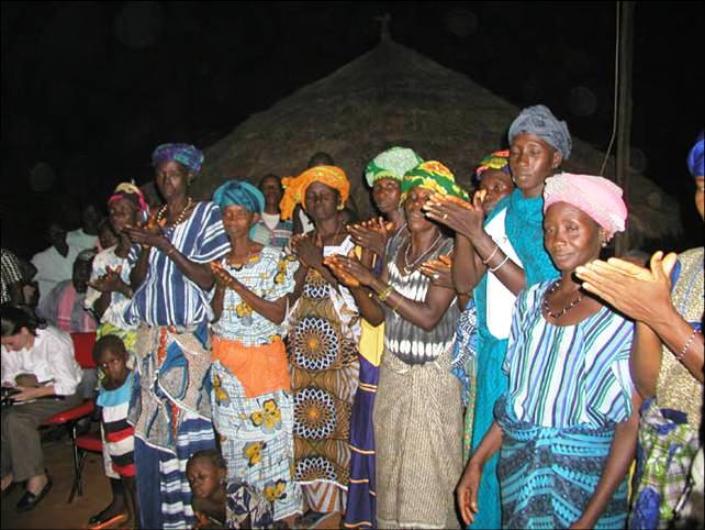 CULTURA AFRICANA TRADIÇÃO DE RELIGIÃO: AFRICANO NO BRASIL