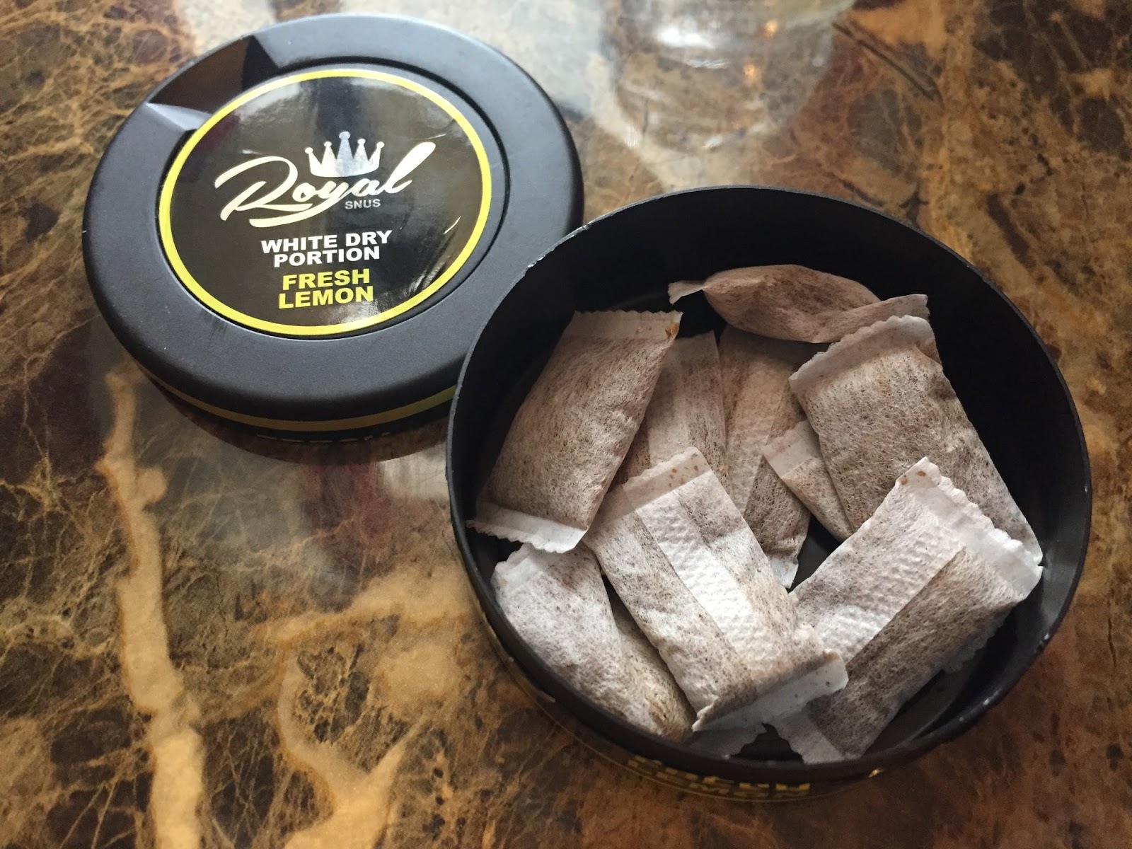 Royal Snus Lemon (White Dry) - Review (Discontinued). 23 February 2016