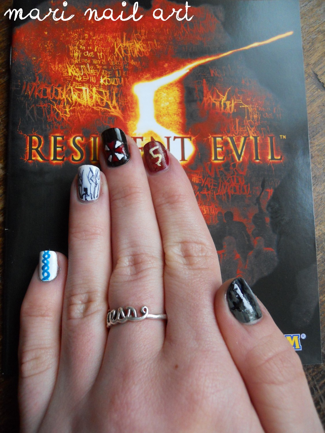 Mari-nail-art: Le défi geek # 4 /Resident evil