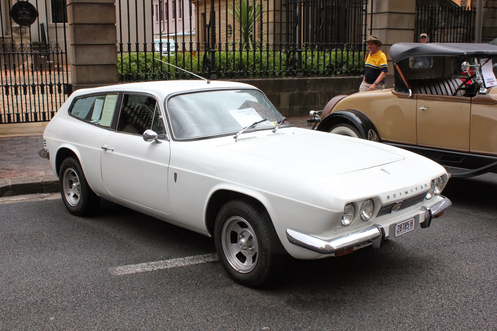 Aussie Old Parked Cars: 1974 Reliant Scimitar GTE