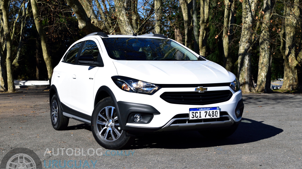 Contacto: Chevrolet Onix Activ 1.4 M/T : Autoblog Uruguay | Autoblog.com.uy