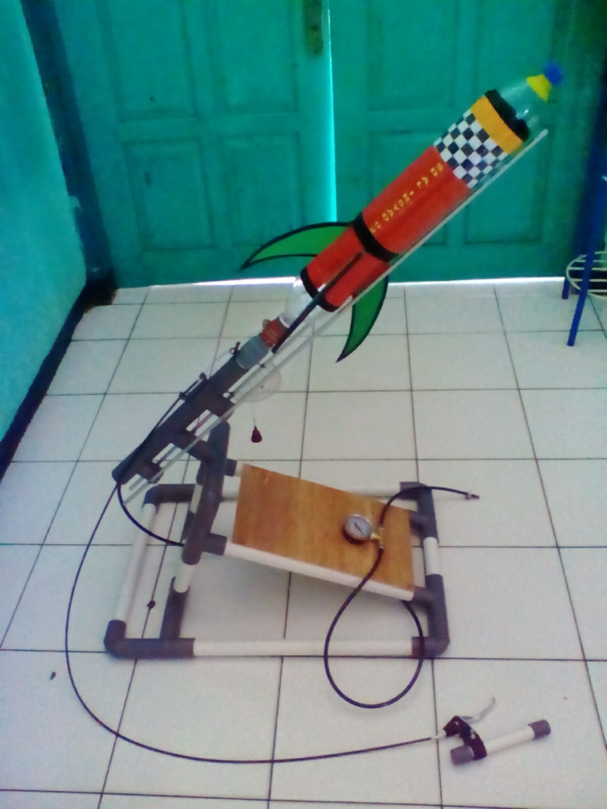 EDUKIDS: Cara Mudah Membuat Roket Air