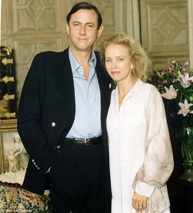 "Tweedland" The Gentlemen's club: The Lord ... and his many Ladies ...