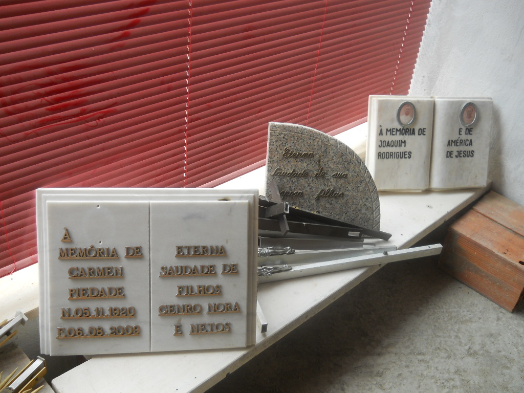 Arte Funerária Asa de Anjo: Lápides - Epitáfios - Alçadas