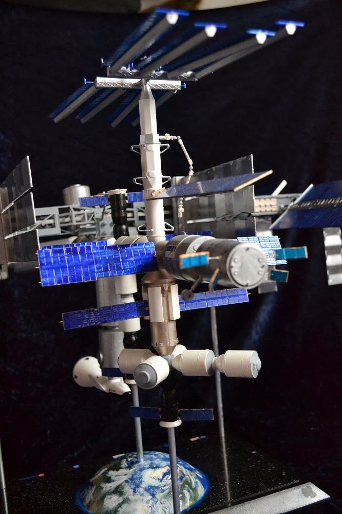 ISS Internationale Raumstation / international space station - Revell 1 ...