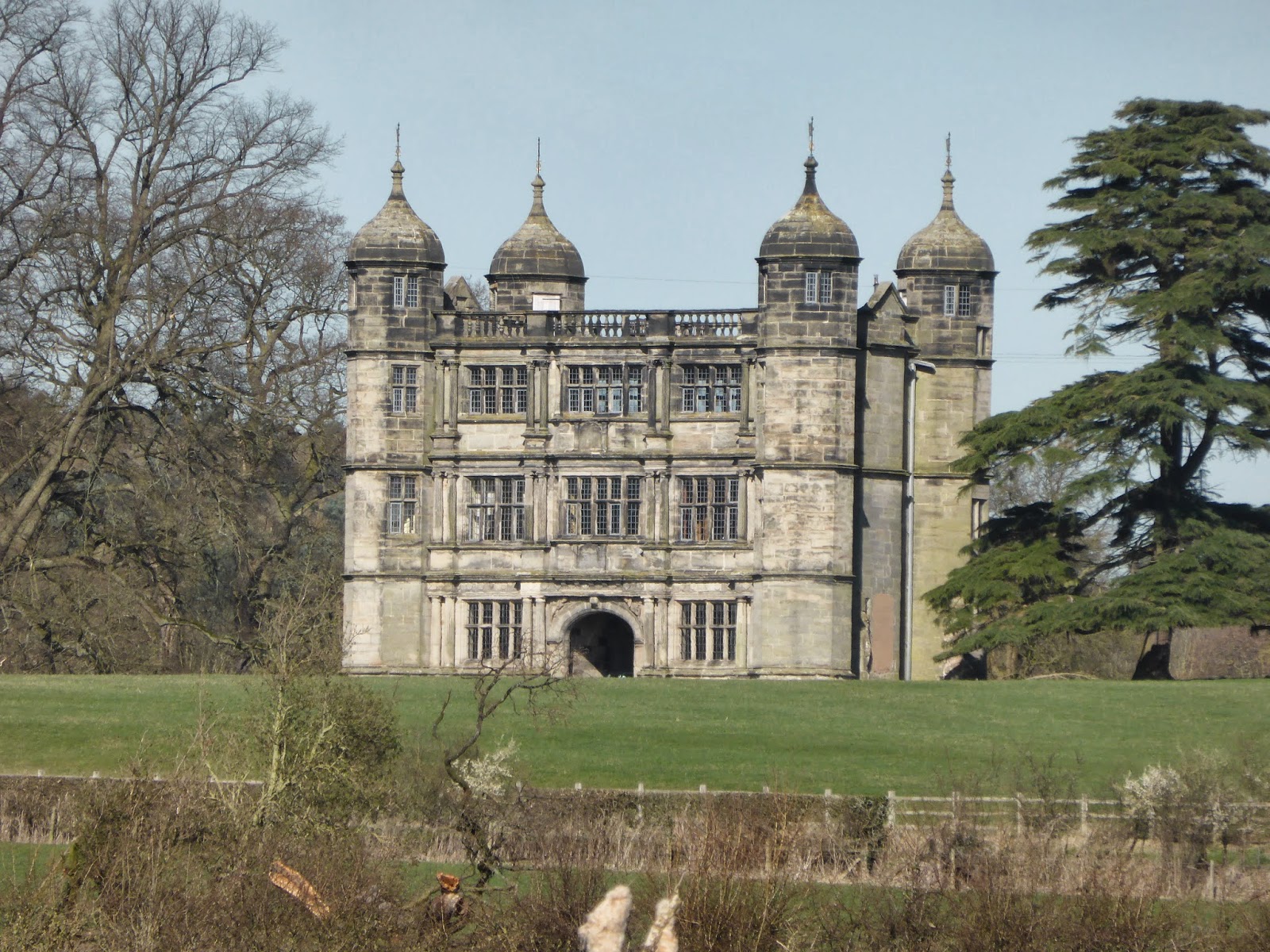 Nb.Yarwood: A walk through Tixall and a Basset Hound called Solo