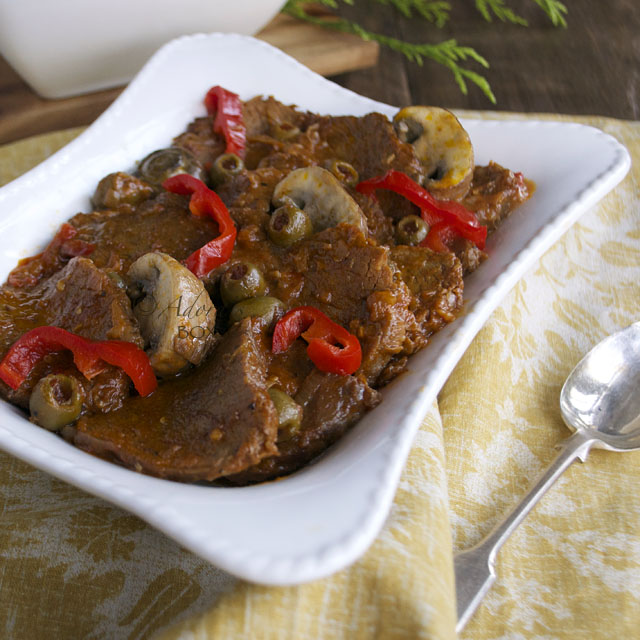 Adora's Box: FELY'S ESTOFADO