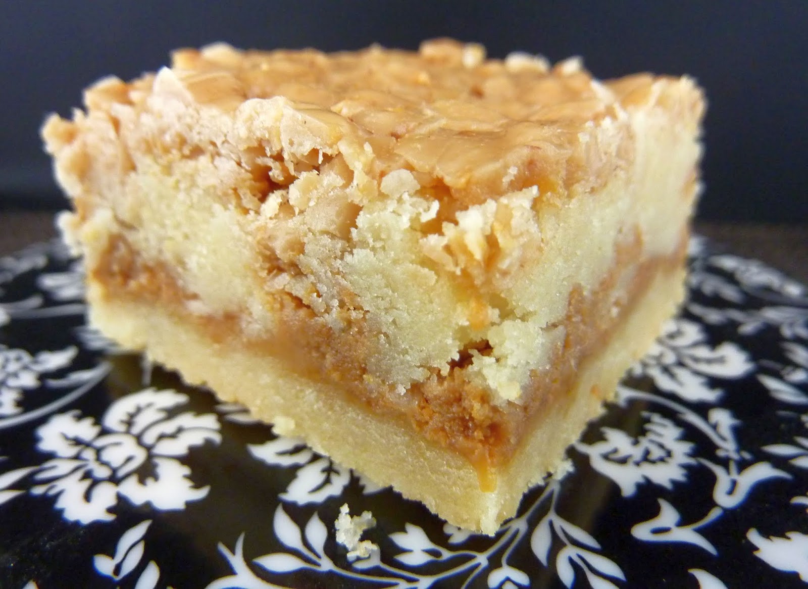 Cookies on Friday: Biscoff Caramel Toffee Bars