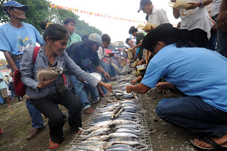 Sarangani Today: Bangsi longest grill is in Maitum, Sarangani