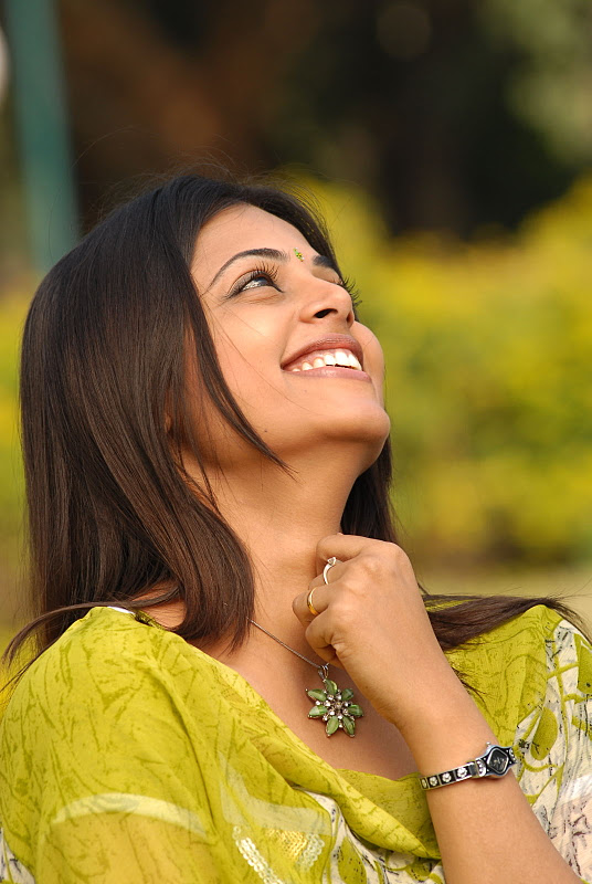 LATEST MOVIE MASALA: SINDHU MENON CUTE STILLS GALLERY