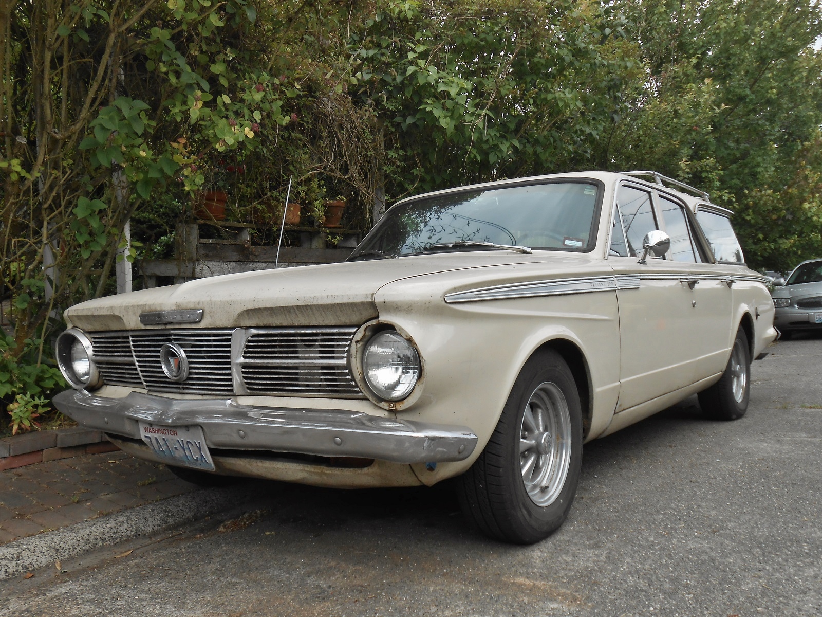 Seattle's Parked Cars: 1965 Plymouth Valiant 200 Wagon