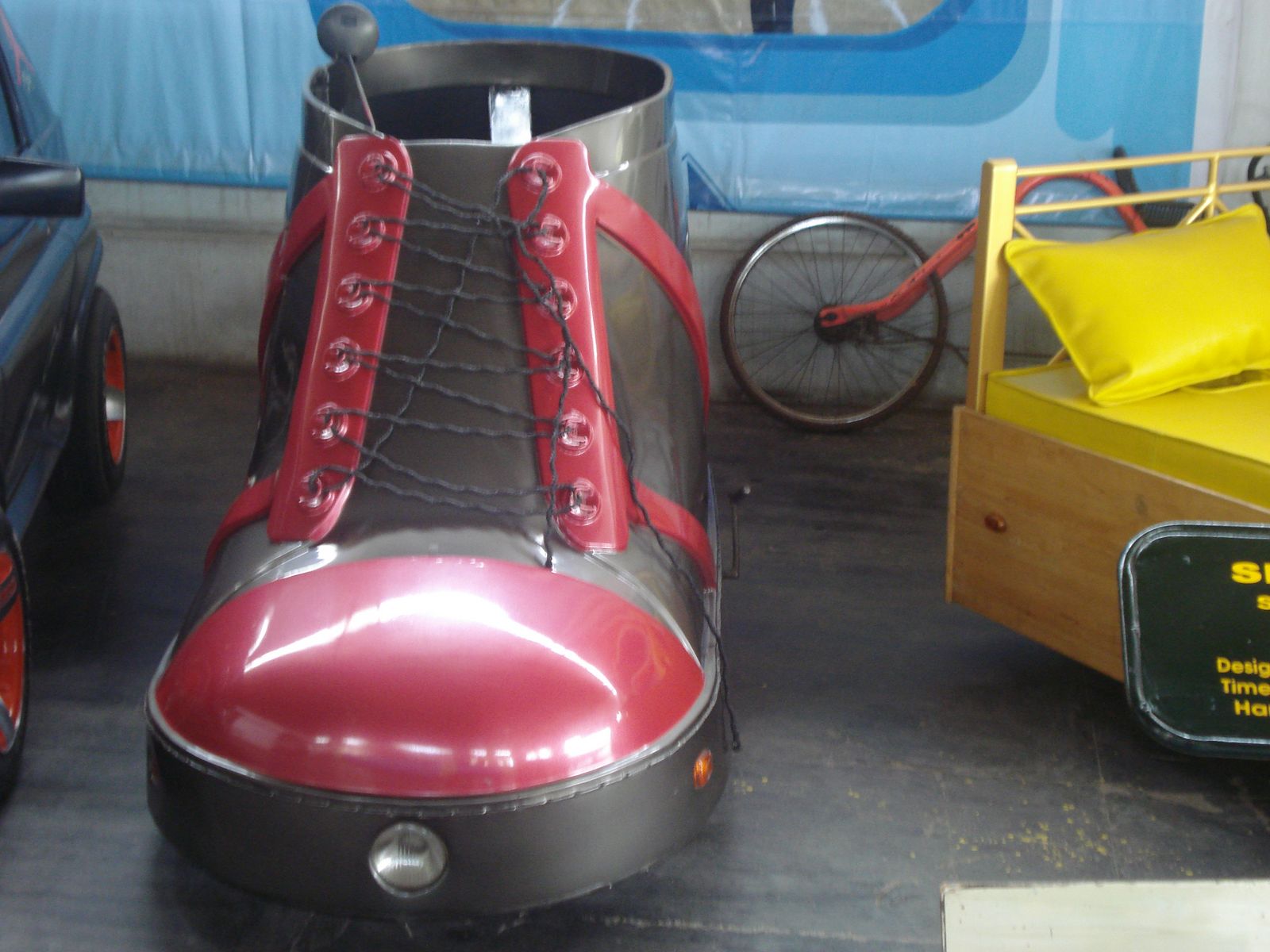 FaceFun: Amazing Shoe Cars Model Pictures