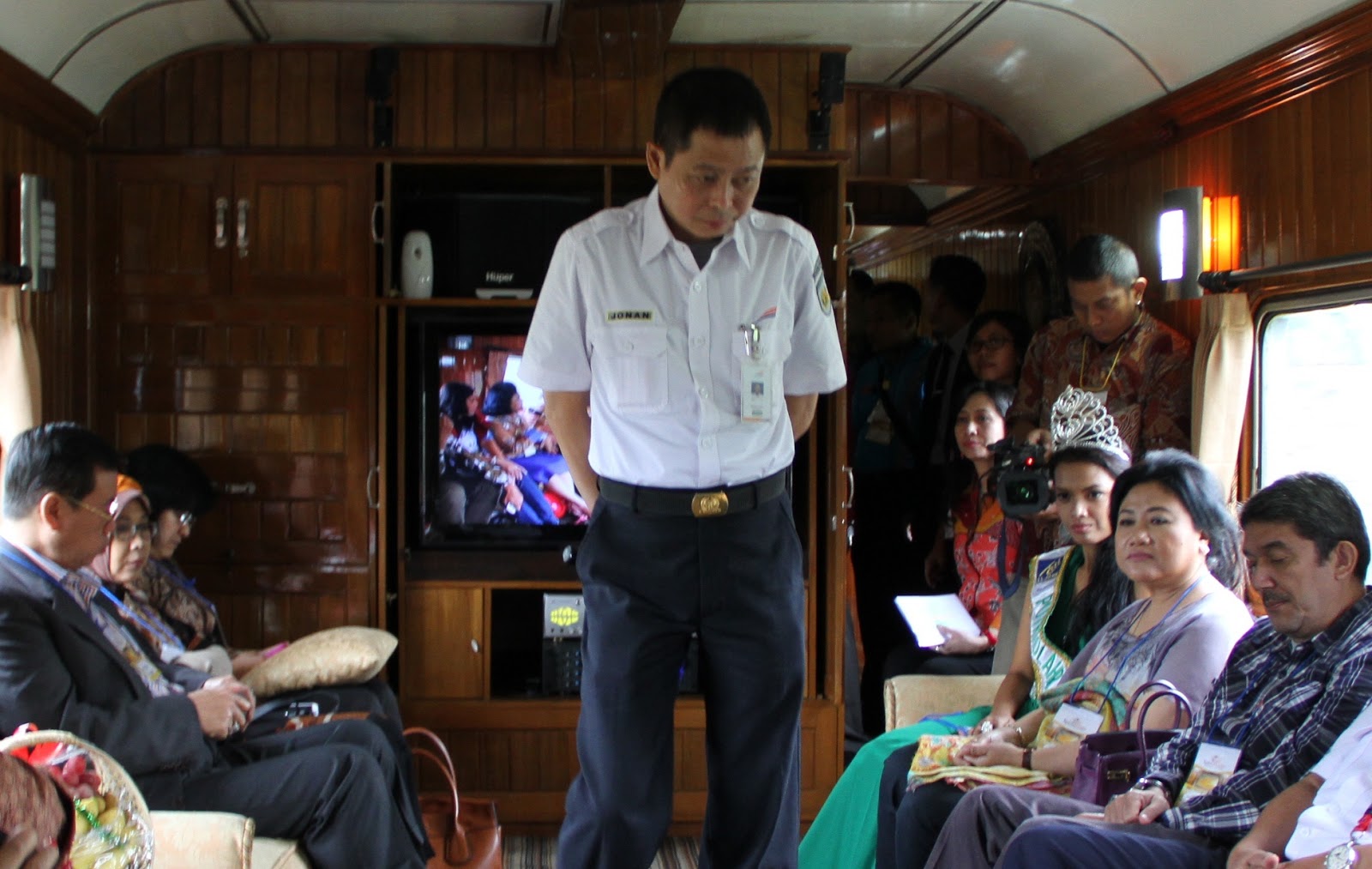 PT. Kereta Api Logistik (KALOG): [KU-138/2013] Ignasius Jonan - Direktur Utama PT KAI (Persero)