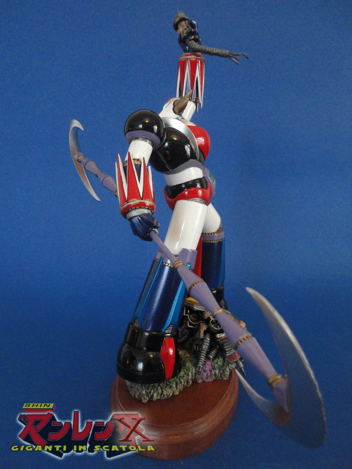 RoboX: Modelling #3: GRENDIZER (Goldrake) model kit resina (1)