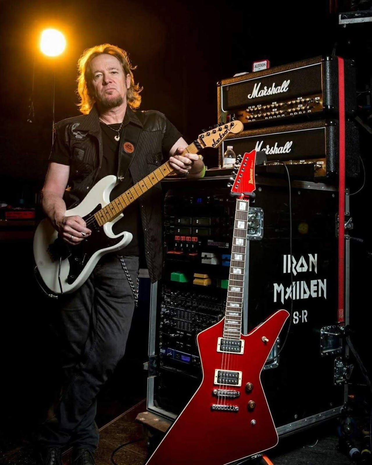 Adrian Smith: guitarrista do Iron Maiden vai lançar autobiografia em 2020