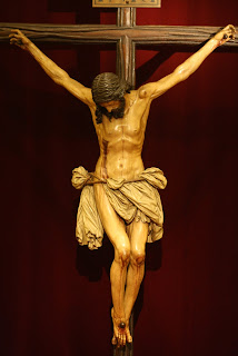 La cueva del coco: "Cristo Crucificado", de Pedro de Mena, y la Legión...