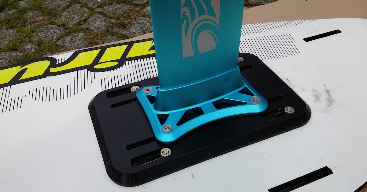 Hydrofoil mounting system