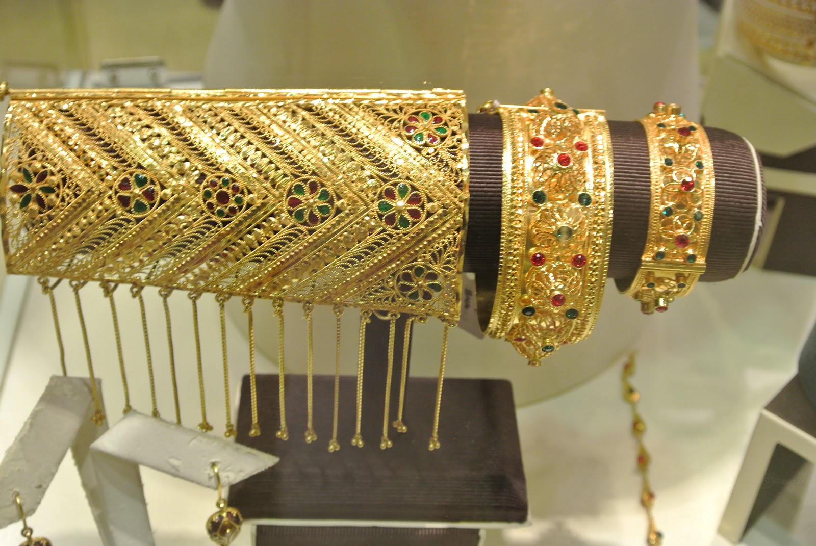 LADIES AND THE CITY: QATAR CHAPTER 10: Doha Jewelry Show 2012 Part III ...