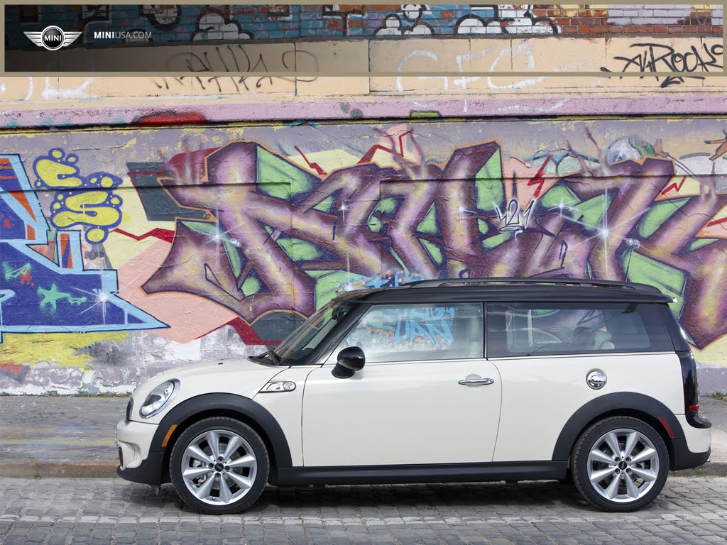 Too Kool Doggies: 16 Great Automobiles For Dog Owners