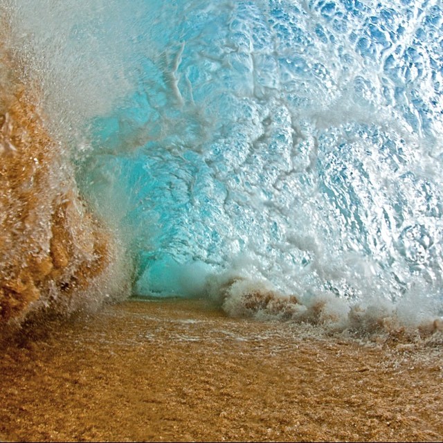11 Amazing and Breathtaking Powerful Wave Photo by Clark Little ~ The ...