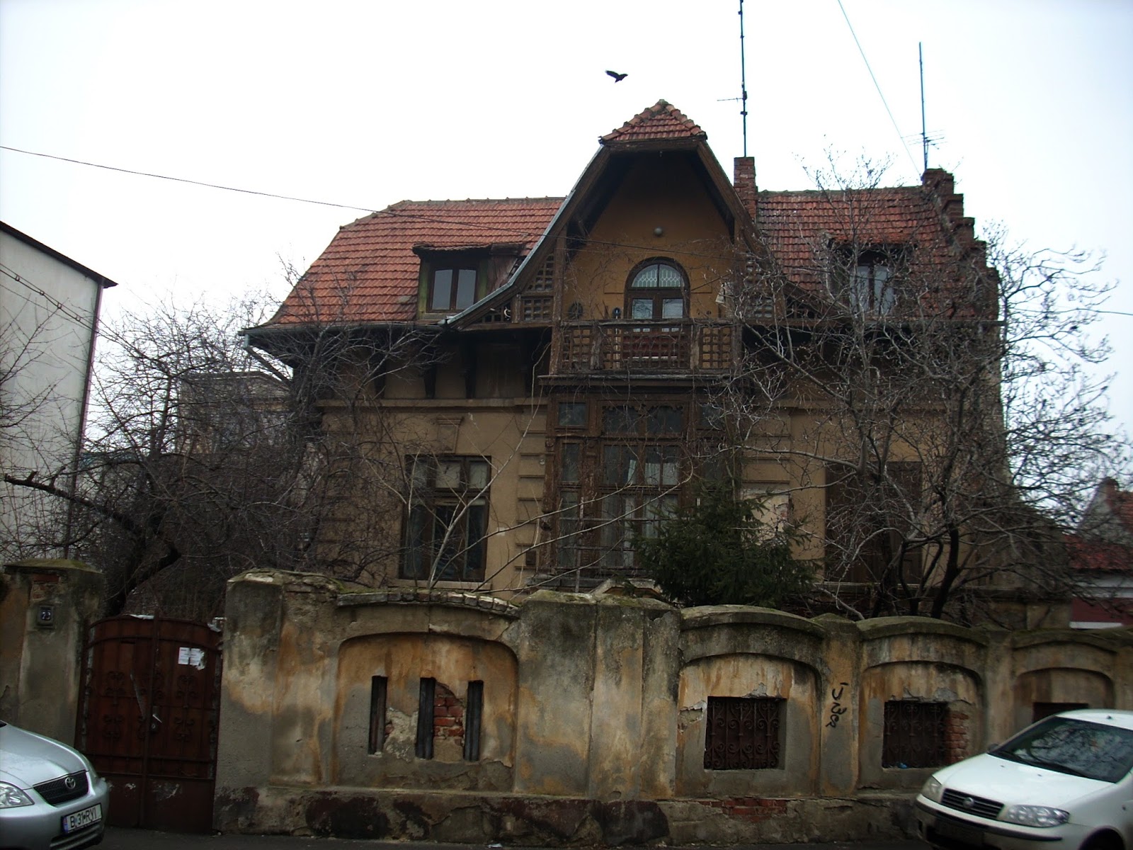 z b a t e r i - blog cu intentii bune: Casa lui Gigi. Becali.