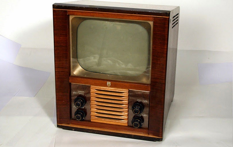 La materia dei sogni: La nascita della radio e della televisione