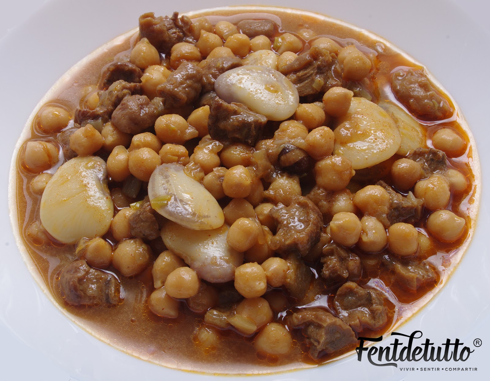 Fentdetutto: Potaje de garbanzos con bull y garrofó