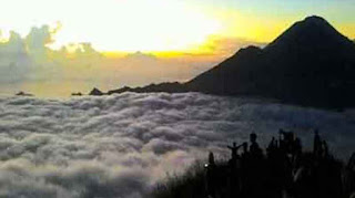 hiking mount batur bali volcano sunrise trekking