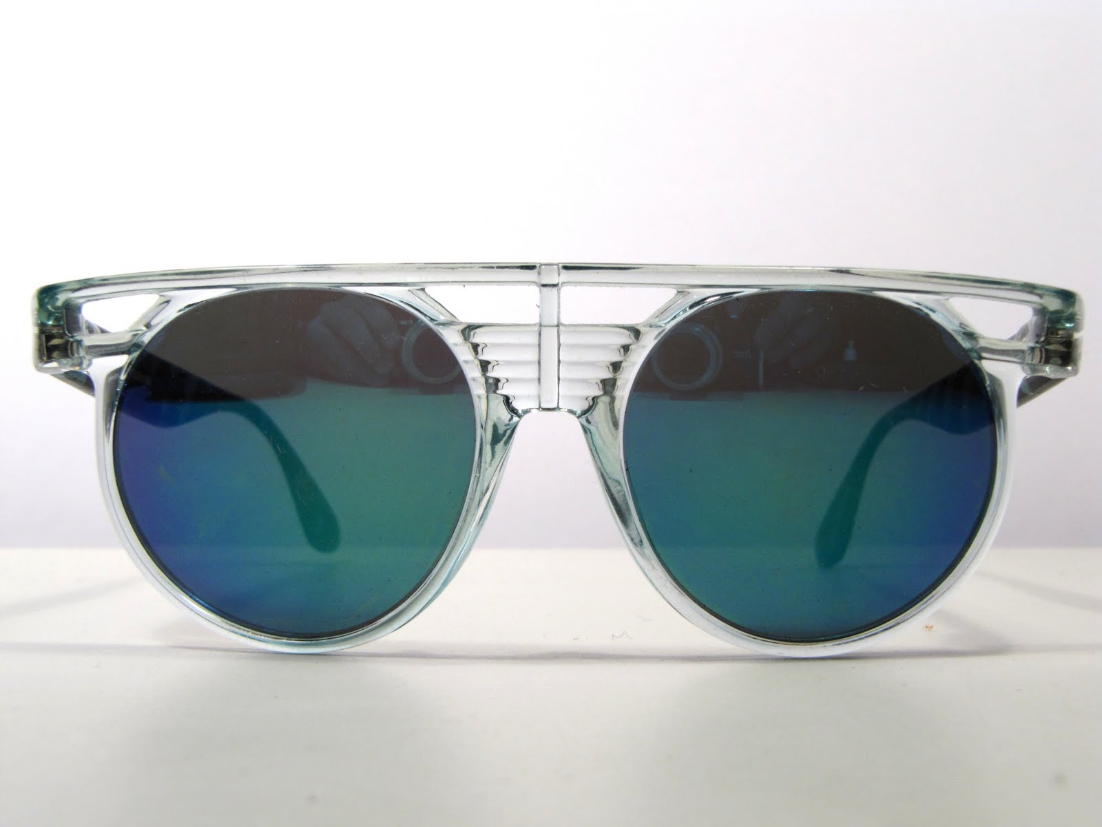 Fashion Fever: History of Eyeglasses...