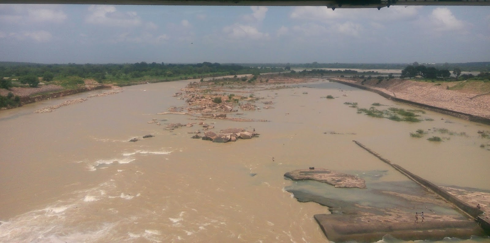 WRITER, G MANNA: GANGREL DAM, A PLACE OF BEAUTY.