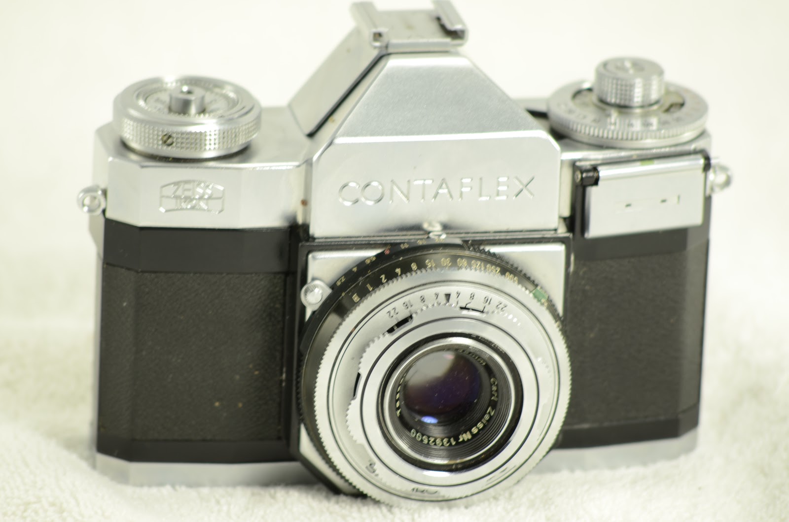 Vintage Camera House: Zeiss Contaflex IV