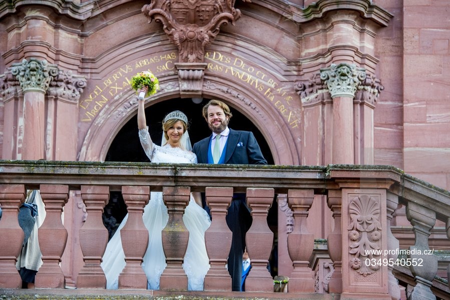 Königlicher Beobachter: Leiningen: Kirchliche Trauung des Erbprinzenpaares